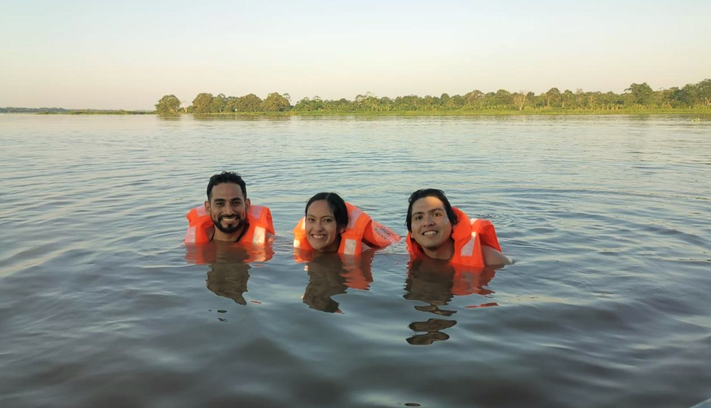 Pesca de Pirañas, natación en el amazonas, observación de delfines rosados